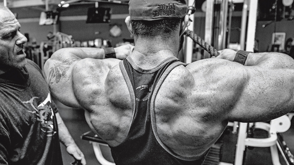 Backstage: Flex Lewis | Muscle & Fitness