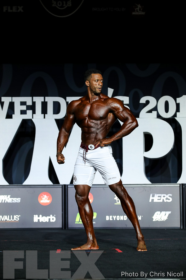 Raymont Edmonds - Men's Physique - 2018 Olympia | Muscle & Fitness