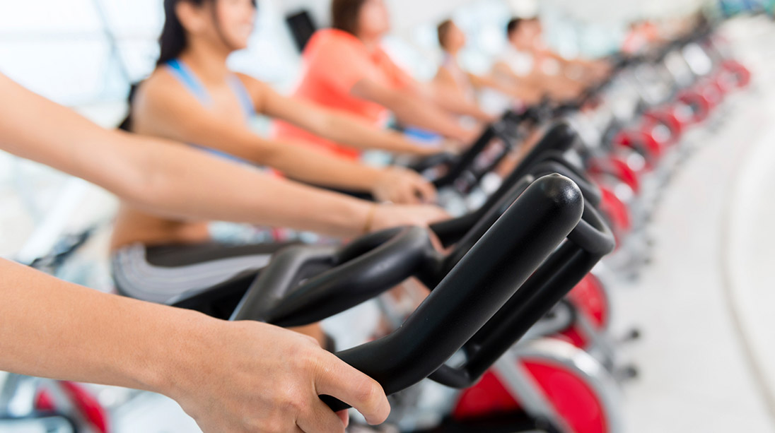 Training Outside Your Newly Overcrowded Gym | Muscle & Fitness