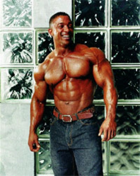 TROY STORY | Muscle & Fitness
