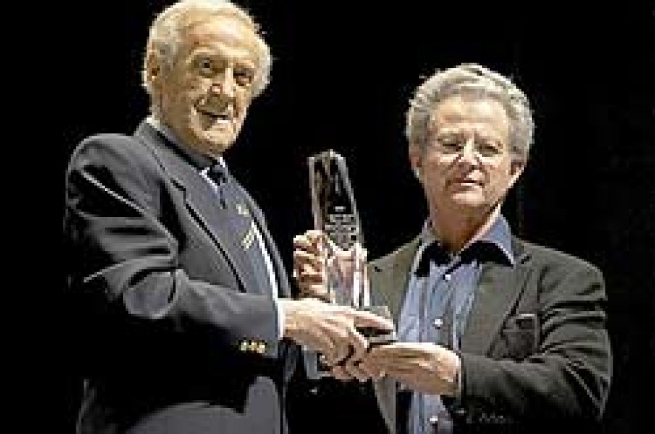 Ben Weider Receives Lifetime Achievement Award | Muscle & Fitness
