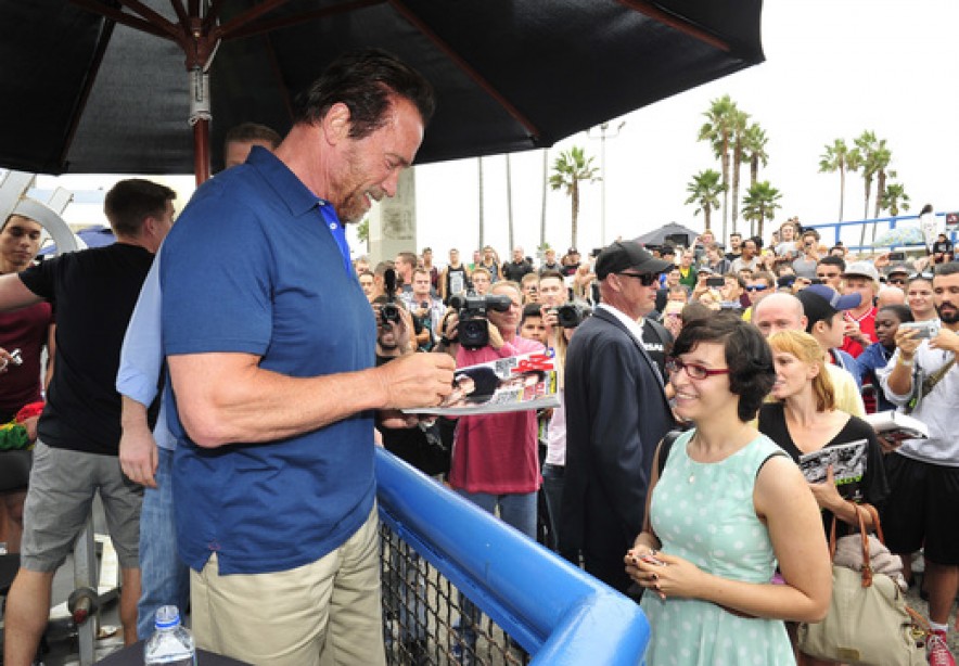 Arnold Schwarzenegger Event: Arnold Draws Huge Crowd at Muscle Beach ...