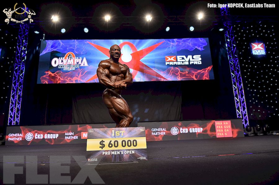 Open Bodybuilding Awards - 2015 IFBB EVLS Prague Pro | Muscle & Fitness