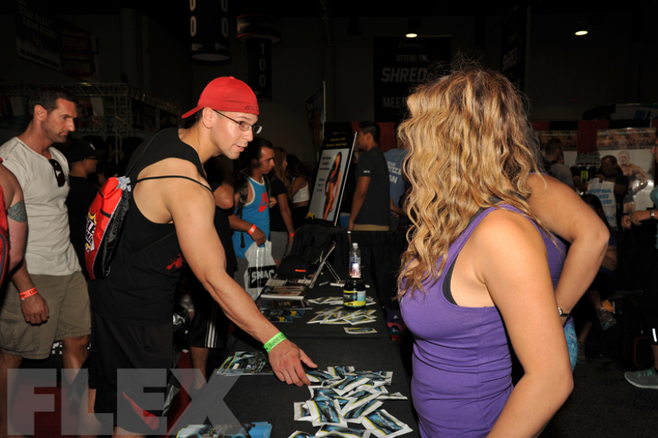 Hot Shots from the SNAC Booth at the 2015 Olympia Expo | Muscle & Fitness