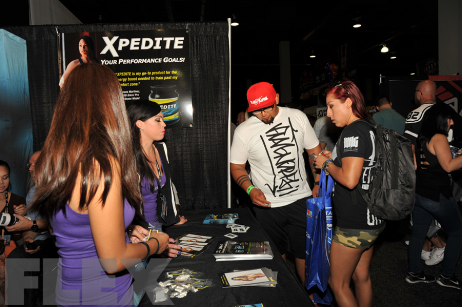 Hot Shots from the SNAC Booth at the 2015 Olympia Expo | Muscle & Fitness
