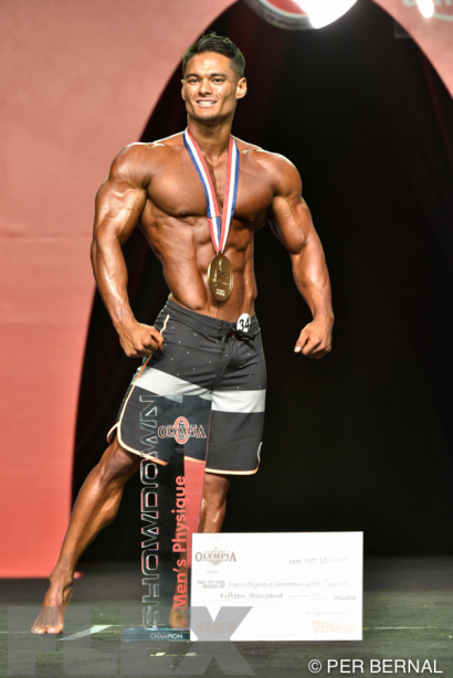 Men's Physique Awards - 2015 Olympia | Muscle & Fitness