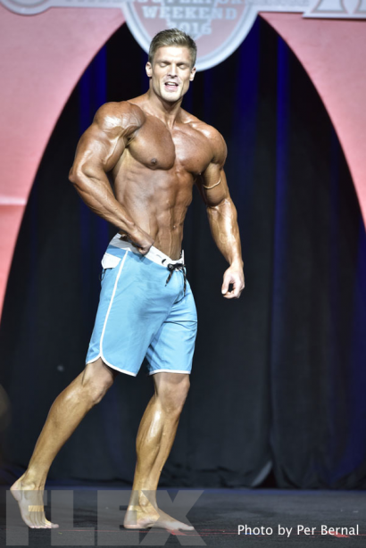 Robin Balogh- Men's Physique - 2016 Olympia | Muscle & Fitness