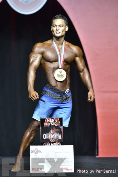 Men's Physique Awards - 2016 Olympia | Muscle & Fitness