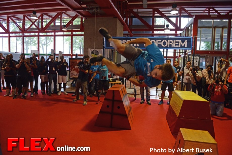 Behind the Lens of Albert Busek at the Arnold Spain | Muscle & Fitness