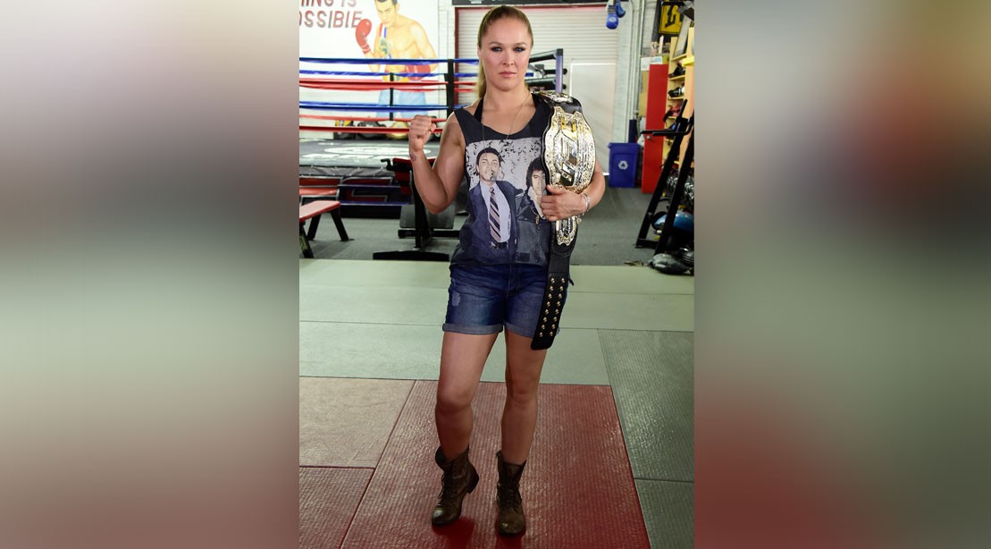 13 Striking Photos of UFC-champ-turned-WWE-superstar Ronda Rousey ...