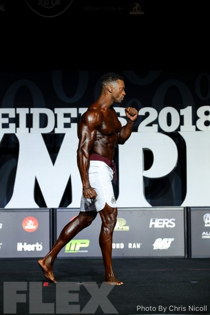 Raymont Edmonds - Men's Physique - 2018 Olympia | Muscle & Fitness