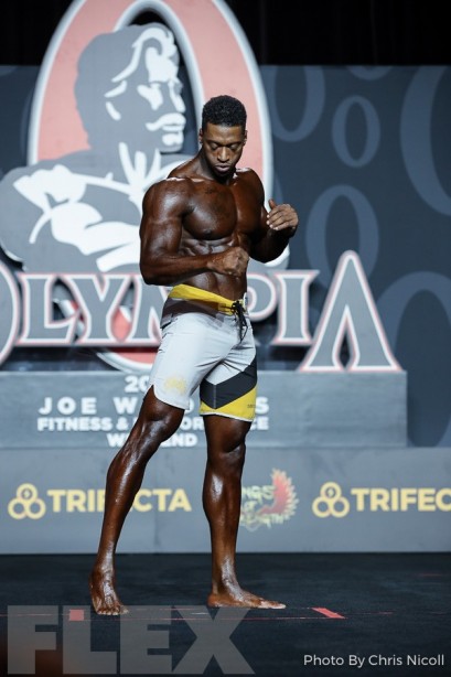 Raymont Edmonds - Men's Physique - 2019 Olympia | Muscle & Fitness