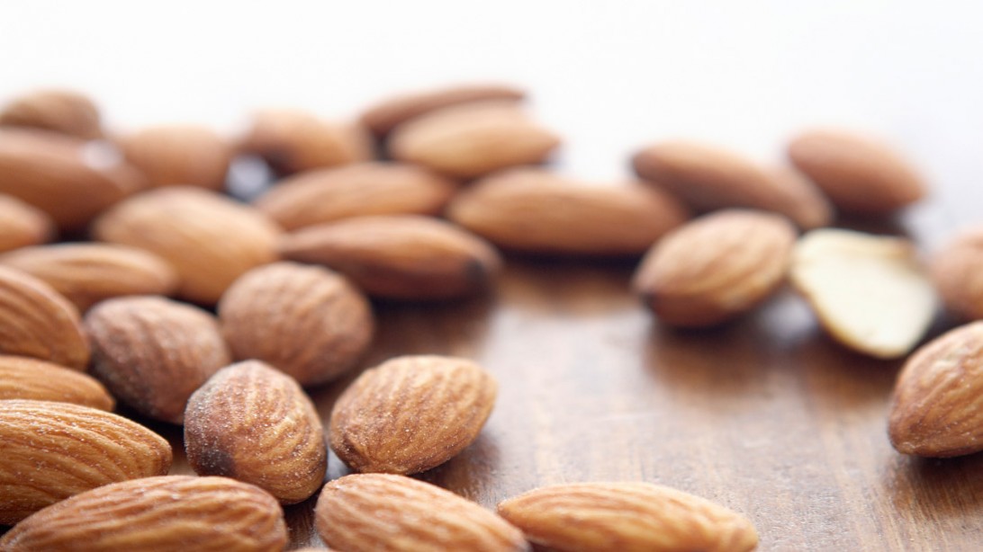 3 Best Nuts For Fat Loss | Muscle & Fitness