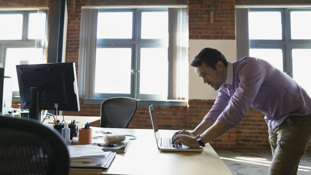 7 Tips to Stay Fit On the Job | Muscle & Fitness