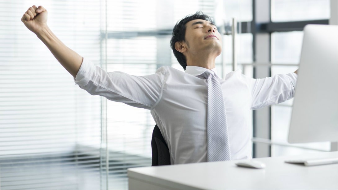 7 Tips to Stay Fit On the Job | Muscle & Fitness