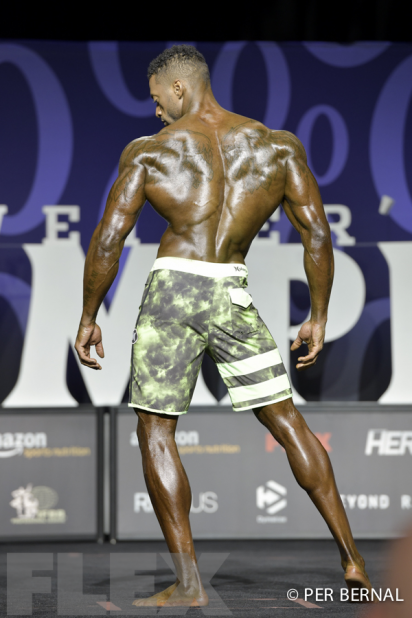 Raymont Edmonds - Men's Physique - 2017 Olympia | Muscle & Fitness