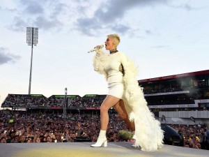 15 gorgeous photos of Katy Perry | Muscle & Fitness