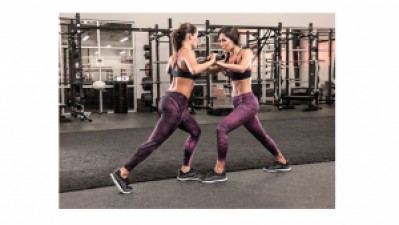The Bella Twins' Partner Workout | Muscle & Fitness