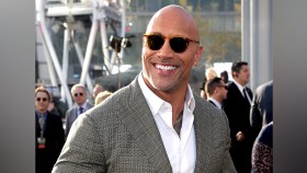 The Rock Ends 2014 Working Hard in the Gym | Muscle & Fitness